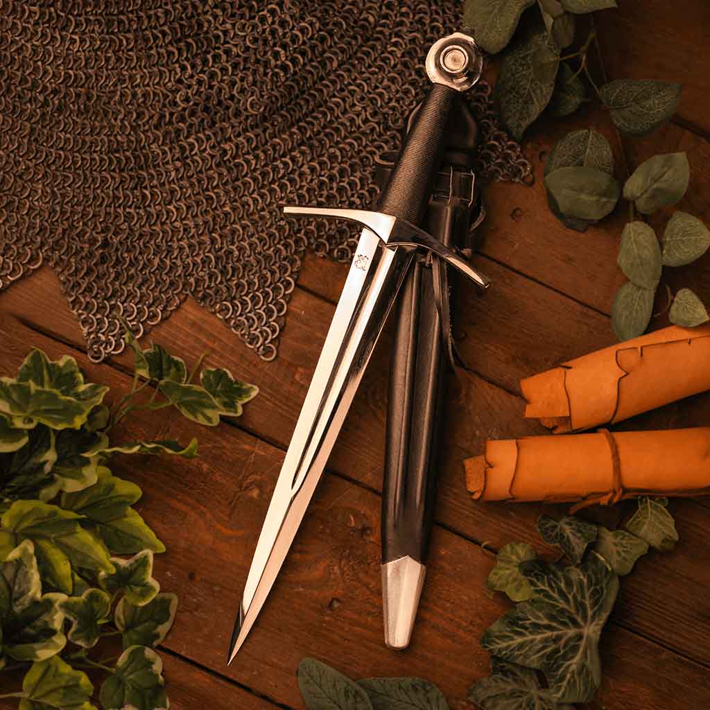 Medieval Knights Dagger - Buying a Sword